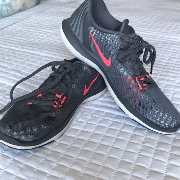Nike | Shoes | Nike Training Flywire Sneaker | Poshmark